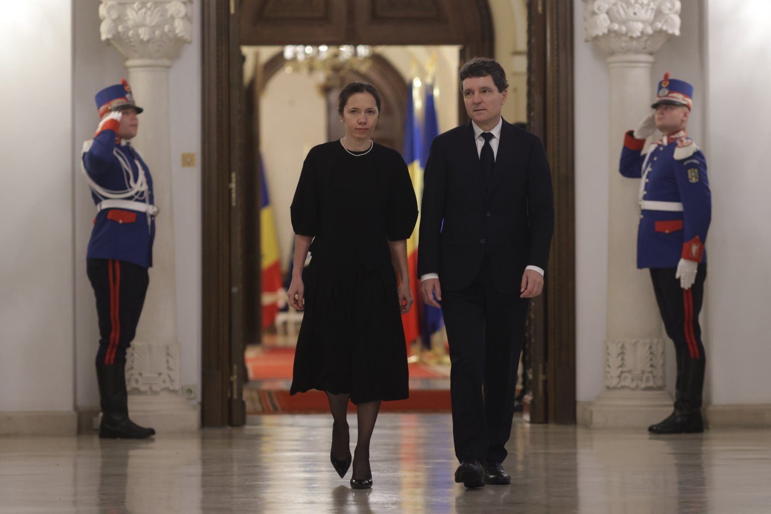 Mirabela Grădinaru, partenera lui Nicușor Dan, invitată de Melania ...